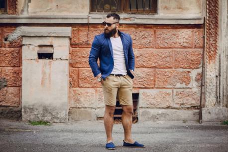 Are Shorts Appropriate Office Attire? | Tellwut.com